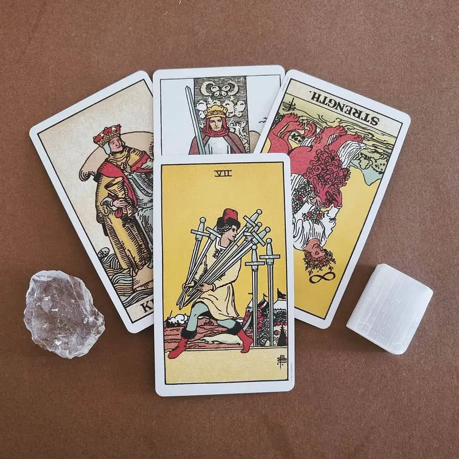 Why Tarot Readings Aren’t Always Accurate – Sage's Lantern Tarot